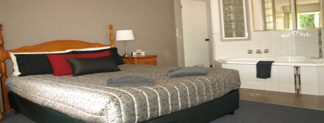 OLD COACH MOTOR INN:Home