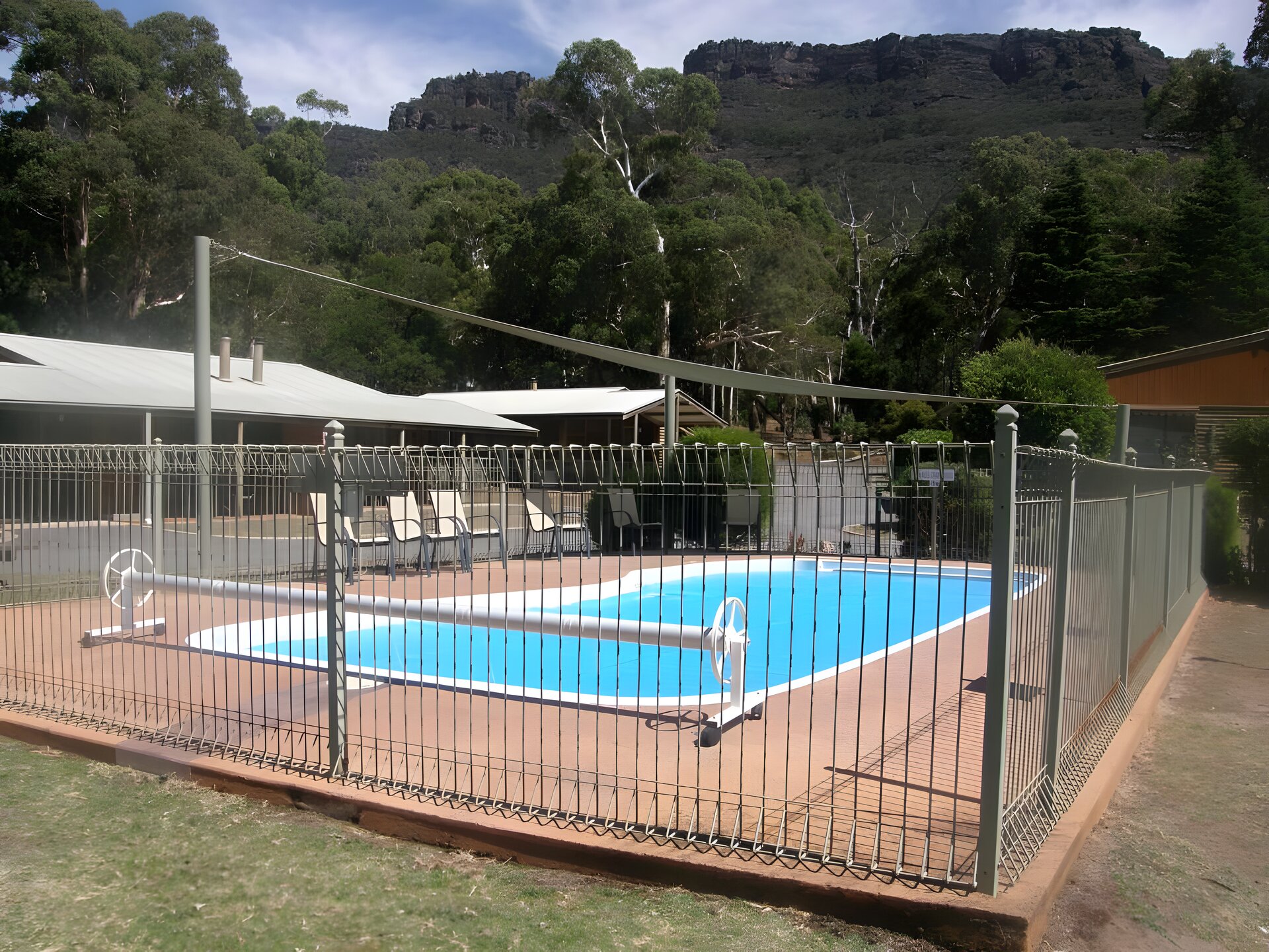 Halls Gap Log Cabins:Home