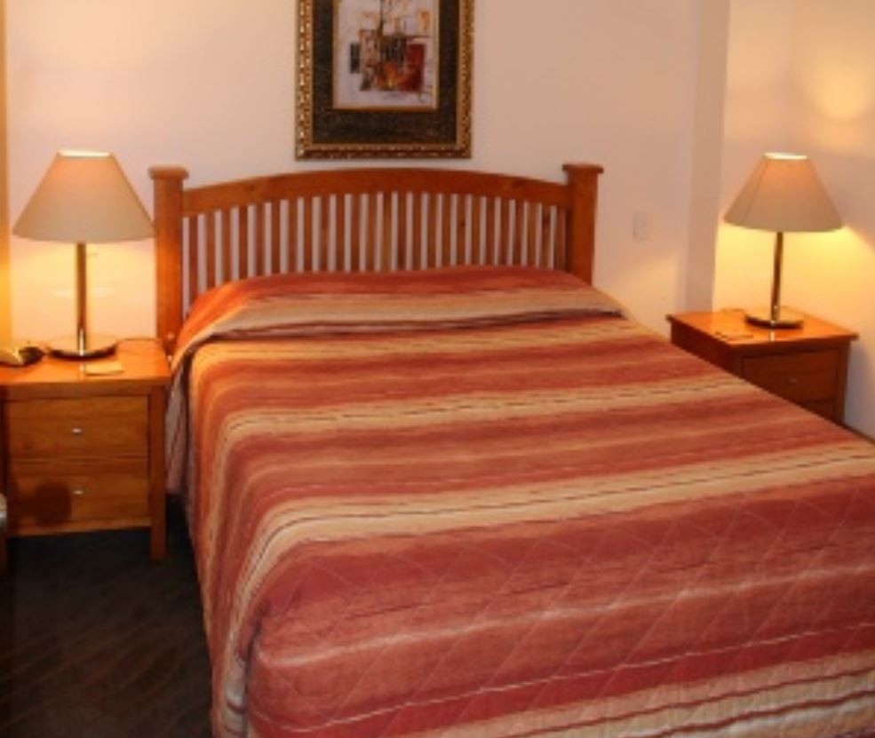 Bookings247: Westside Tavern & Motel