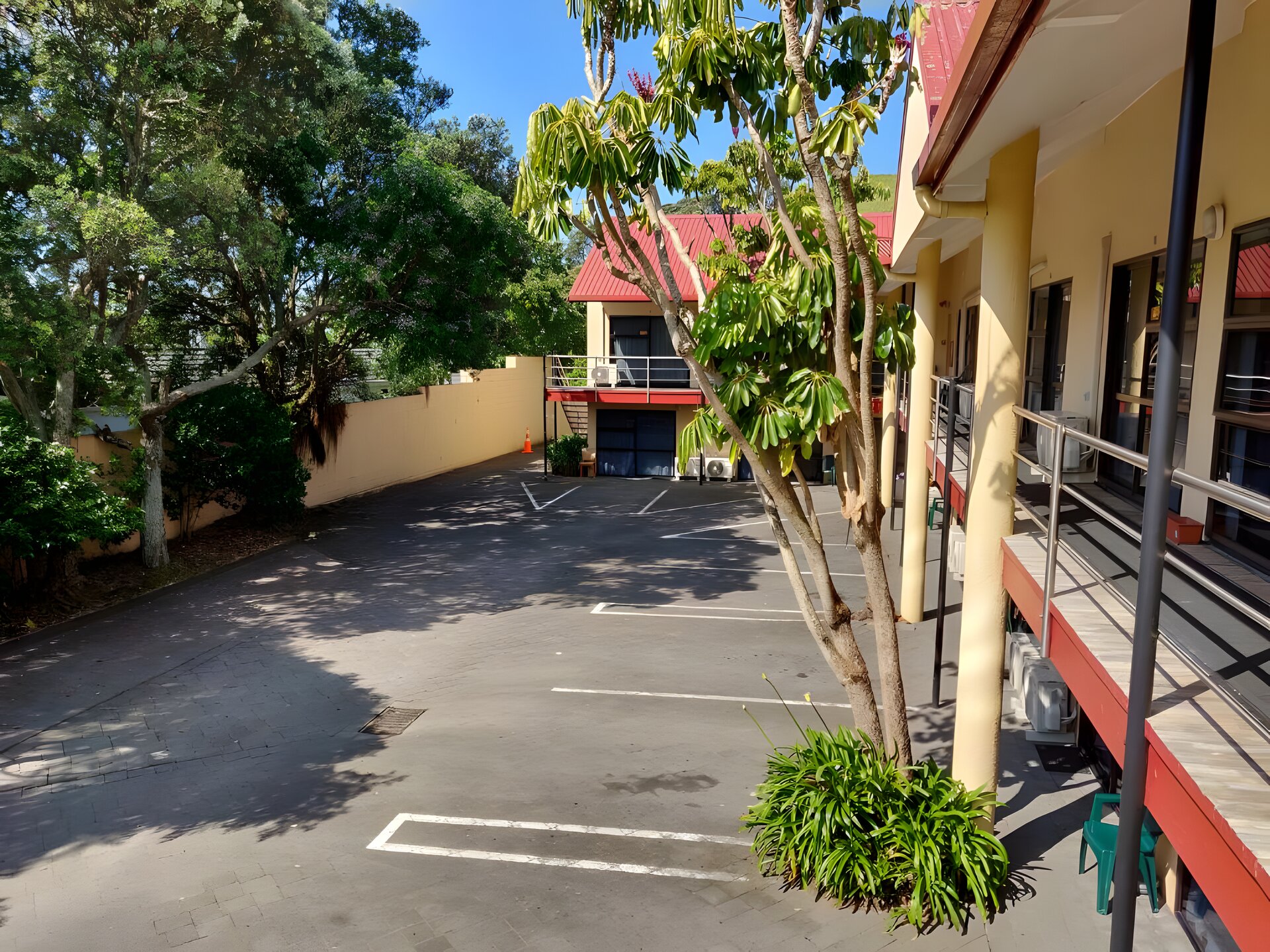 Rayland Epsom Motel:Home